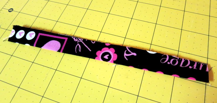 Easy Eye Glass {or Rotary Cutter} Case Tutorial - The Cottage Mama