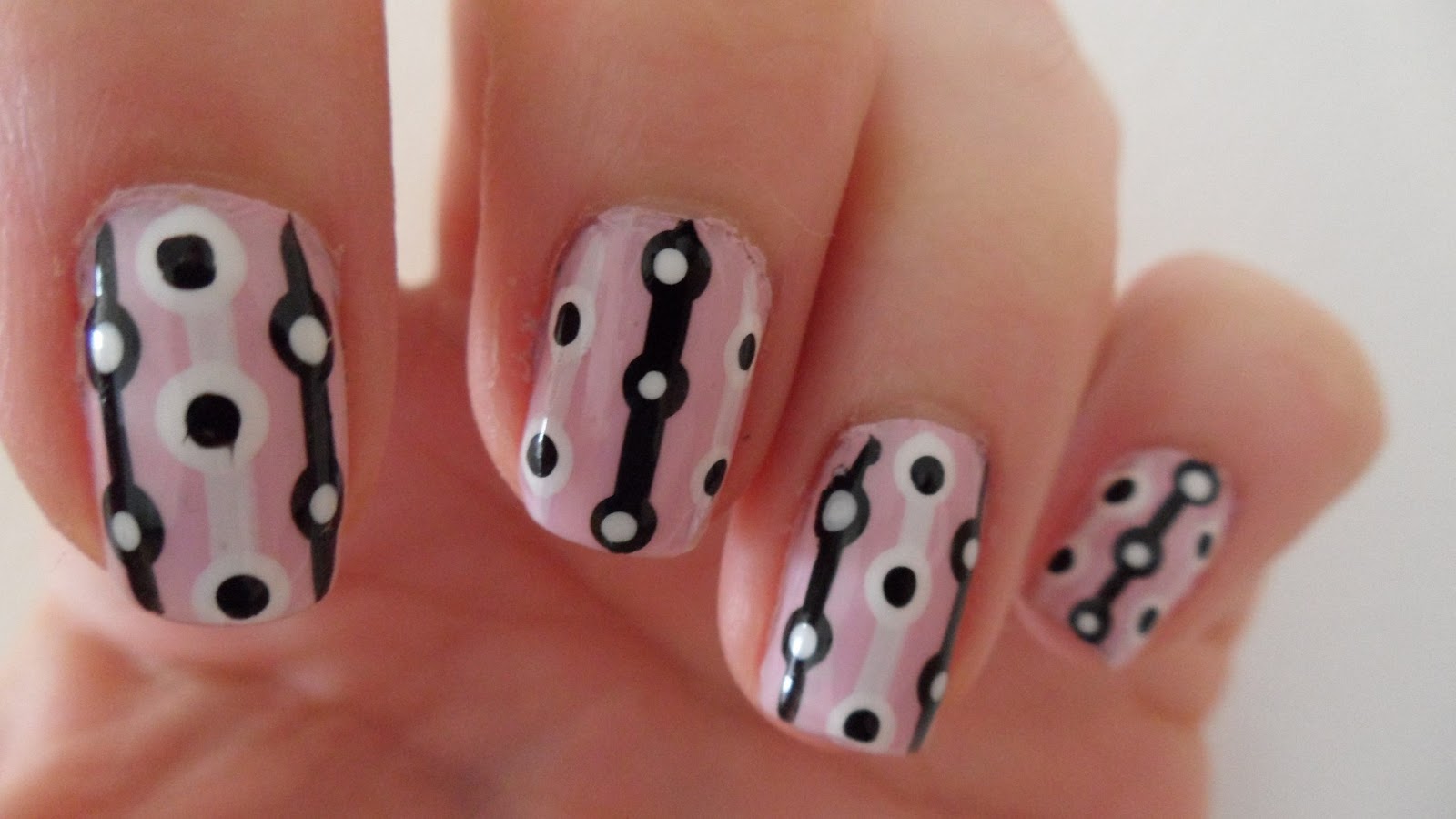 Nailificent: Retro nail art; Back to the '60's