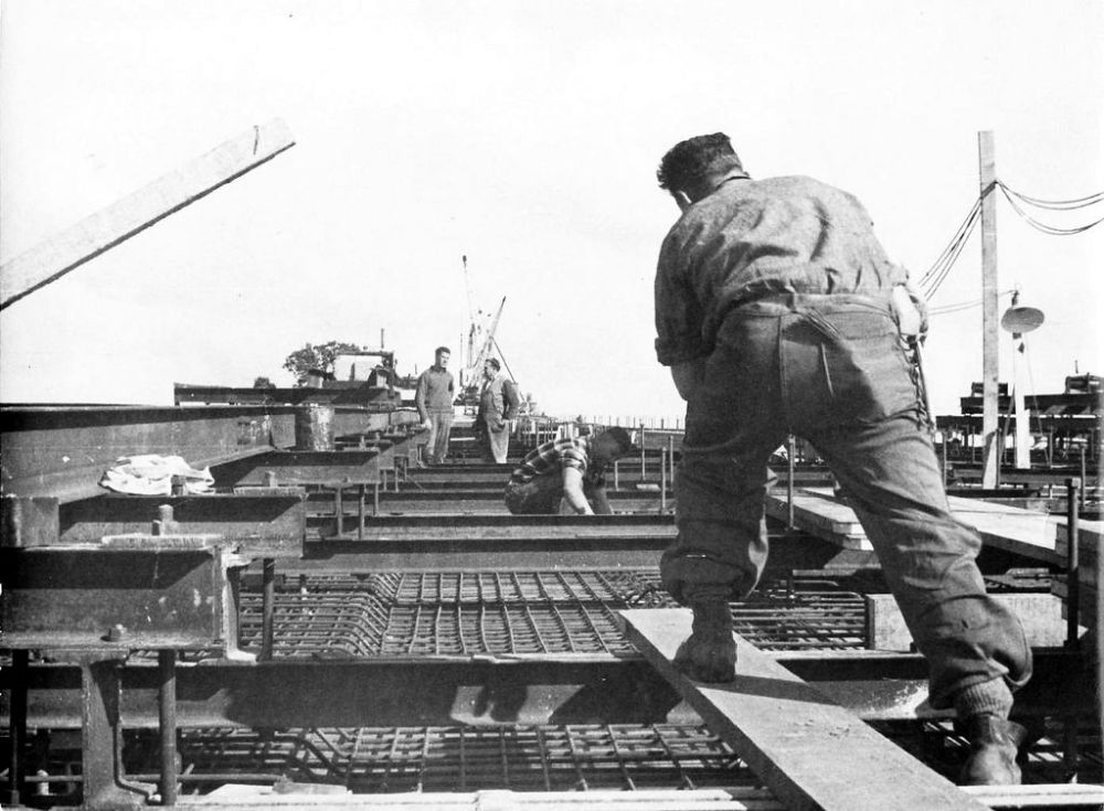 NZ Men With Balls of Steel: Incredible Photos of Construction Workers ...
