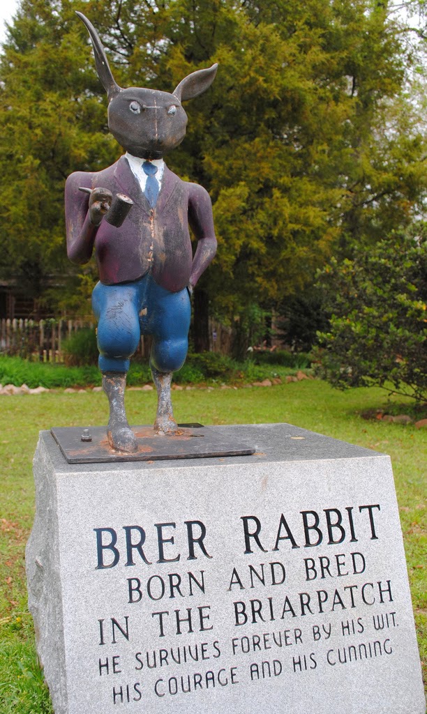 The Carpetbagger: Strange Statues of the South