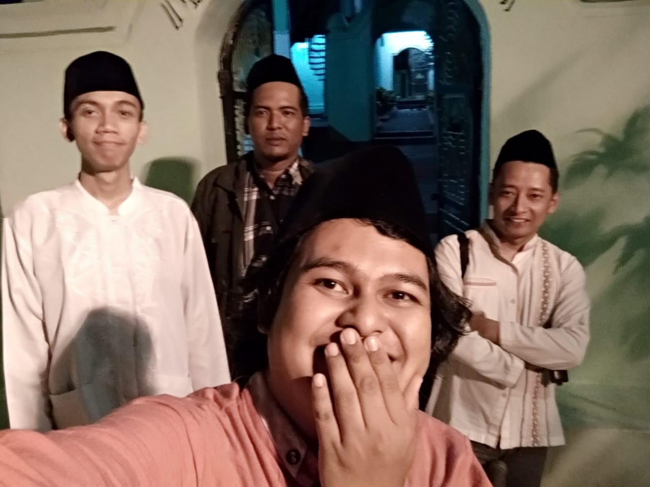Pamit ke KH. Soleh Darat Pamit ke KH. Soleh Darat