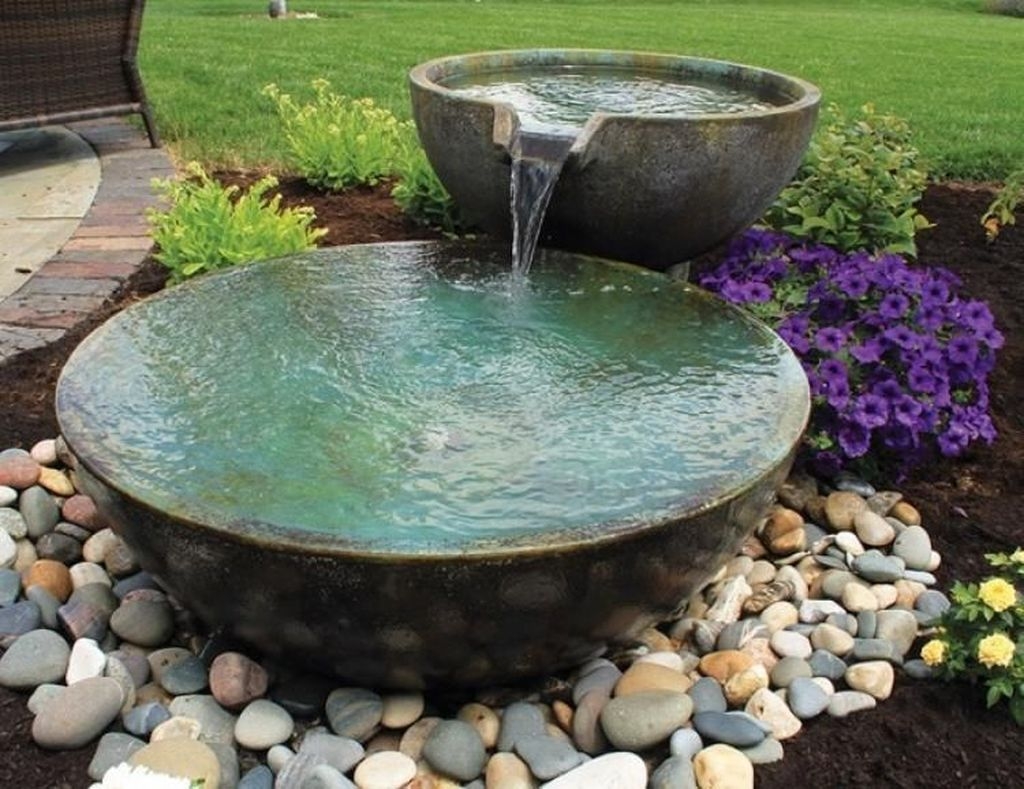 30+ Unordinary Water Feature Front Yard Backyard Landscaping Ideas
