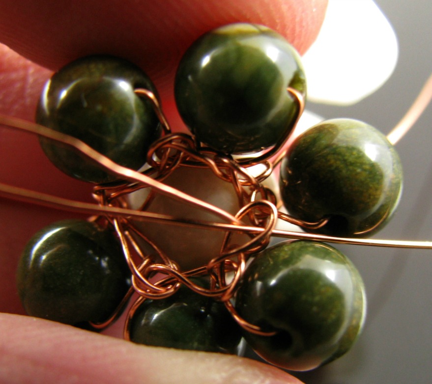 Cat's Wire: Bead and wire crochet flower - a little tutorial