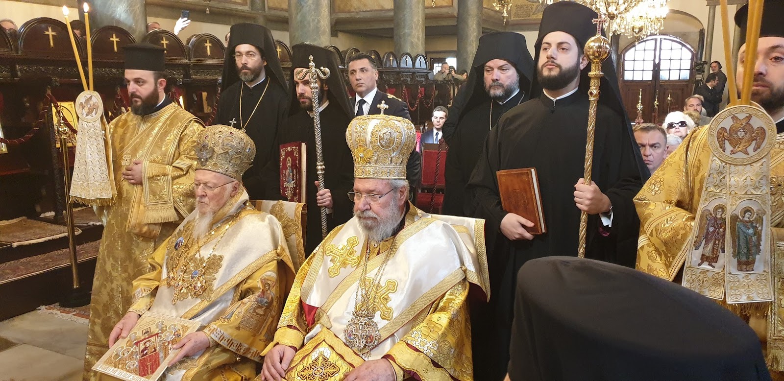 ΦΩΣ ΦΑΝΑΡΙΟΥ: Ο ΠΑΤΡΙΑΡΧΗΣ ΑΛΕΞΑΝΔΡΕΙΑΣ ΘΕΟΔΩΡΟΣ ΧΑΙΡΕΤΙΣΕ ΤΟ ...