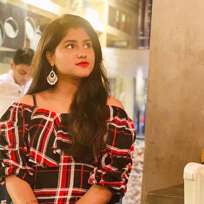 Movies Picture: Khushi Arora Photo Collection