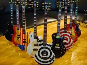 รับกีตาร์โมเดล ( guitar model ) งานฝีมือสร้างรายได้ของคนไทย มาขายเป็น ...