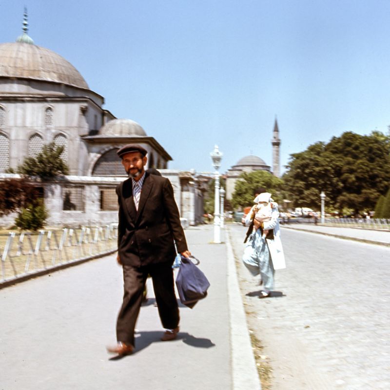 45 Color Pics Capture Street Scenes of Istanbul in the Early 1970s ...