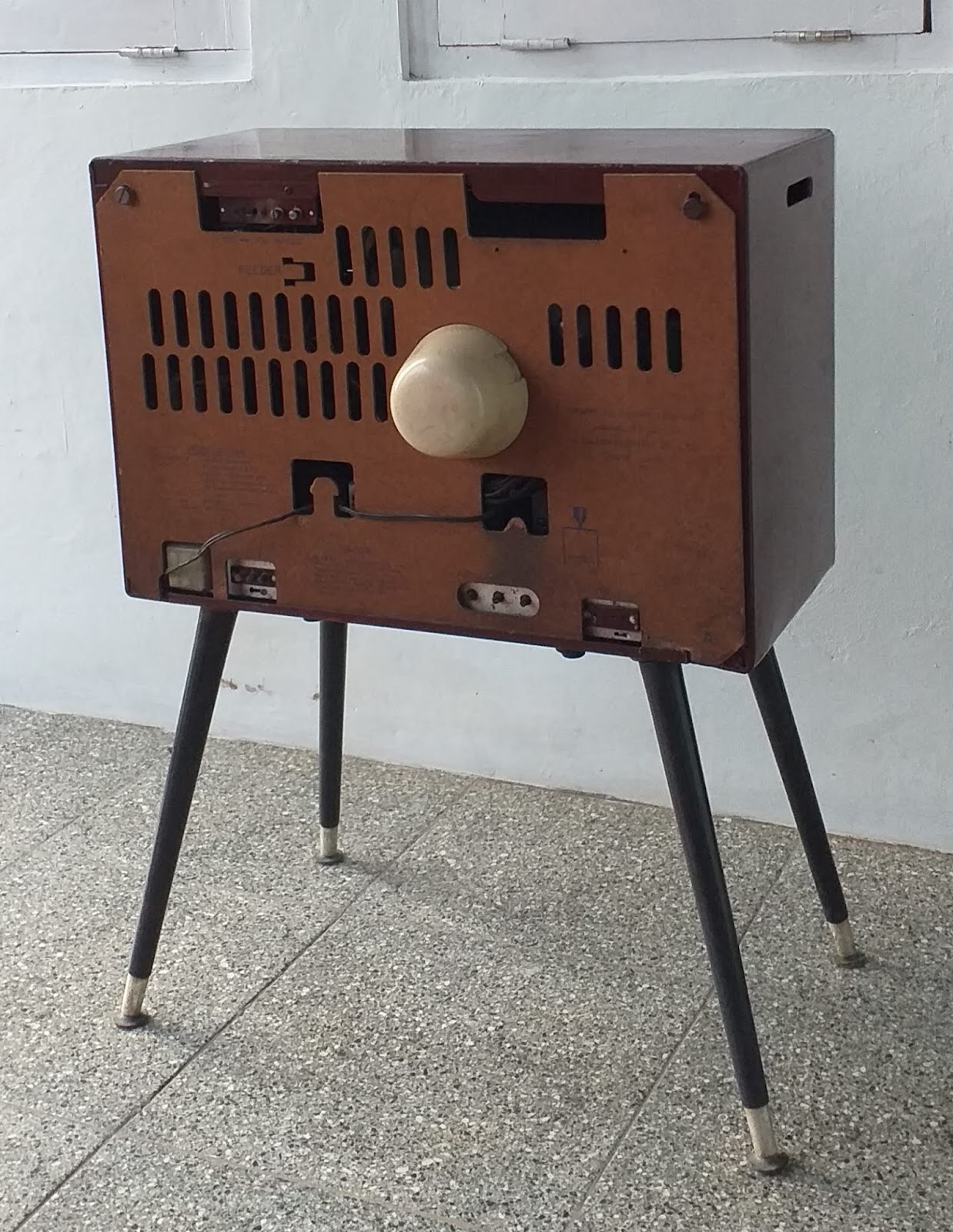 antikpraveda.blogspot.com: Vintage TV tube SHARP model TS 1901