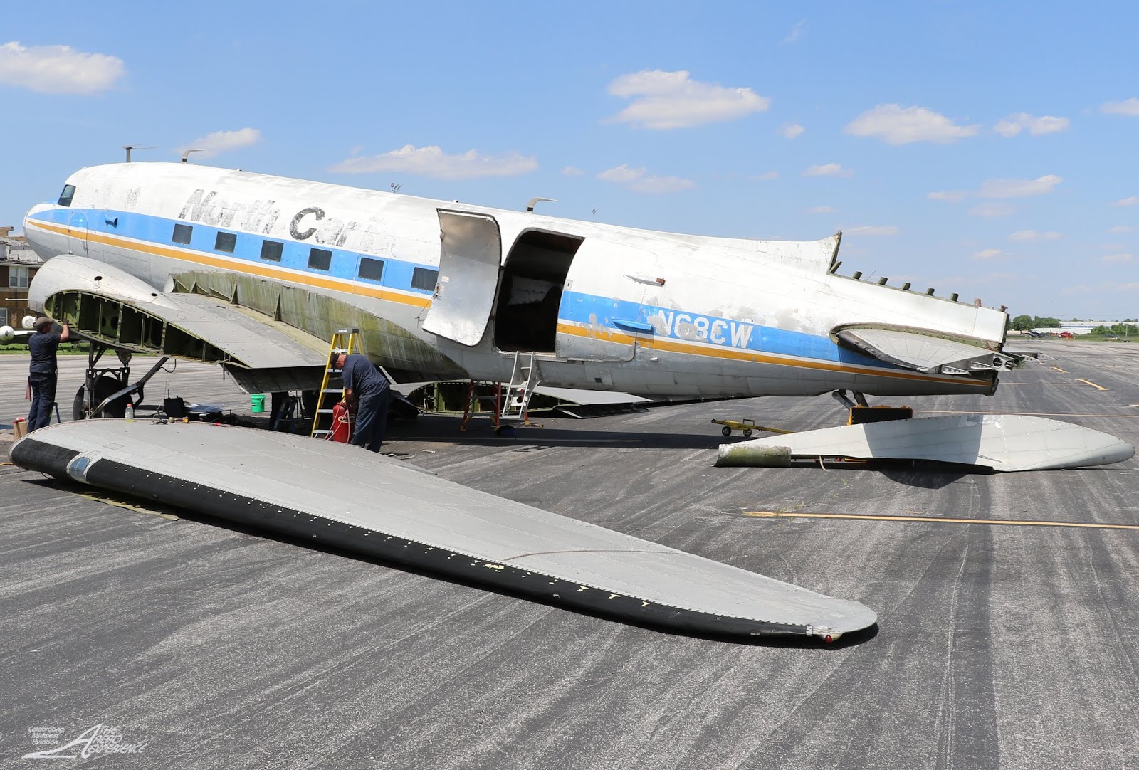 The Aero Experience: World War II Veteran Douglas DC-3 to Get New Lease ...