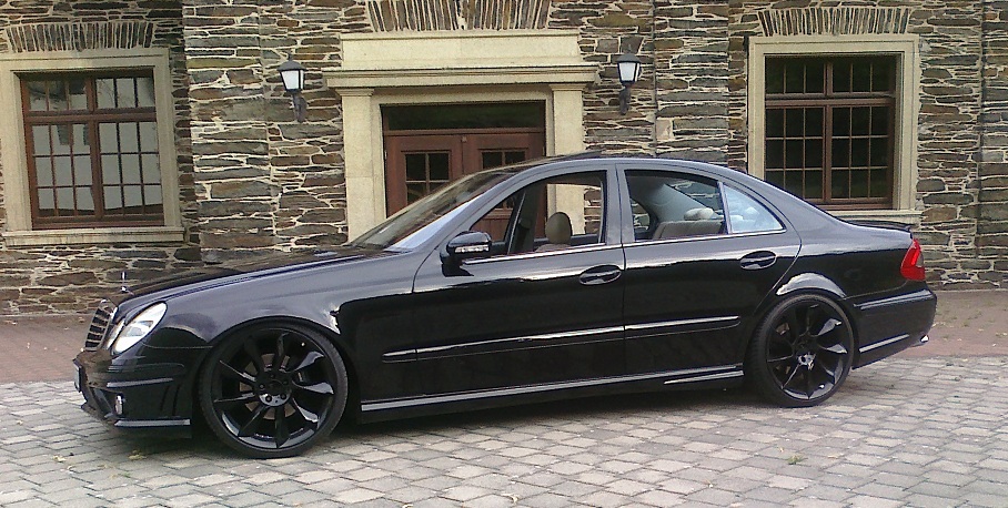 Mercedes W211 Designo: E63 AMG Paket & Lorinser Turbinenfelgen