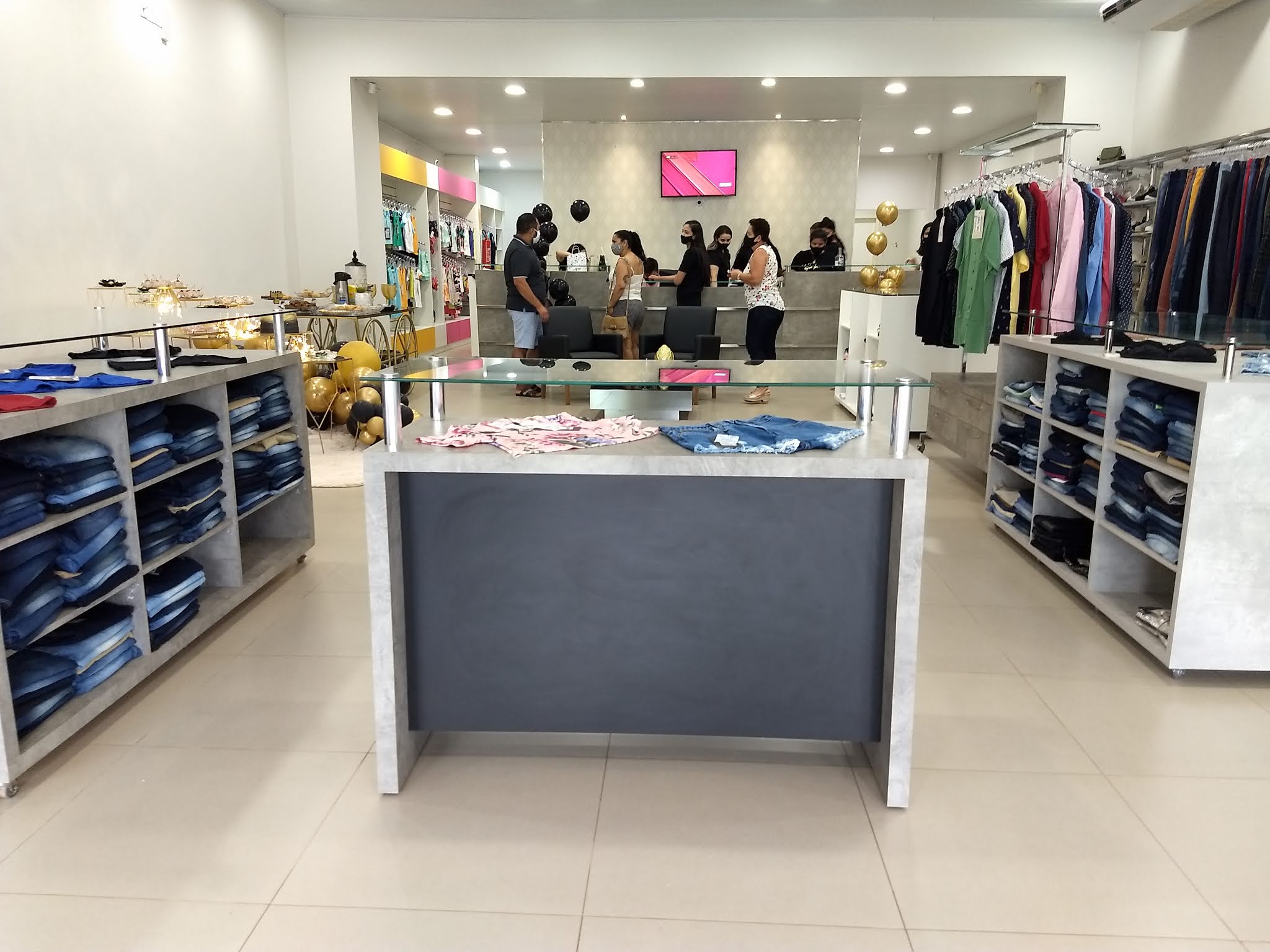 Ponto da Moda Store é inaugurado com muitos descontos