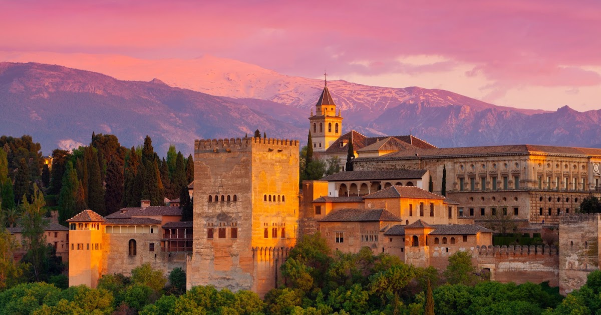 Alhambra Fortress, Granada, Spain (with Map & Photos)
