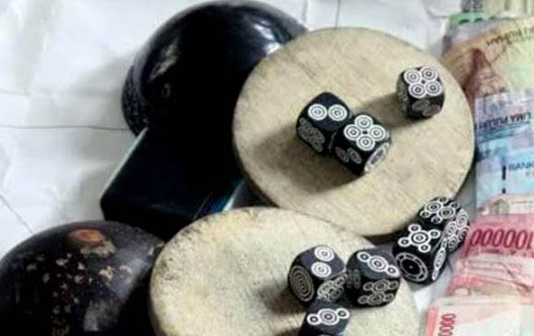 Dadu Kopyok Marak di Palas Raya Tuntungan | Metro Online