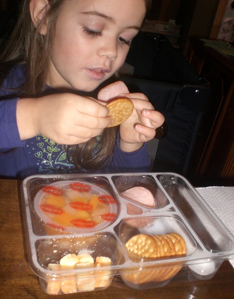 Schneiders Lunchmate + Fruit {Review + Giveaway} - Maple Leaf Mommy