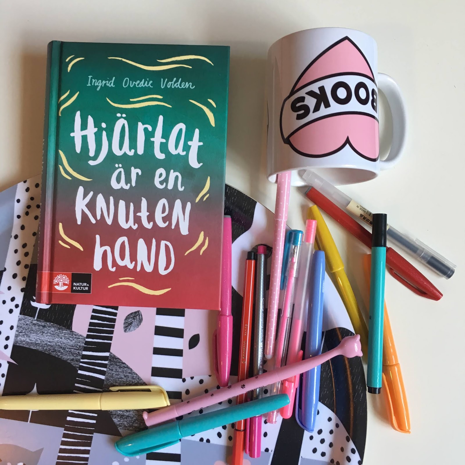 prickigapaula: Hjärtat är en knuten hand av Ingrid Ovedie Volden