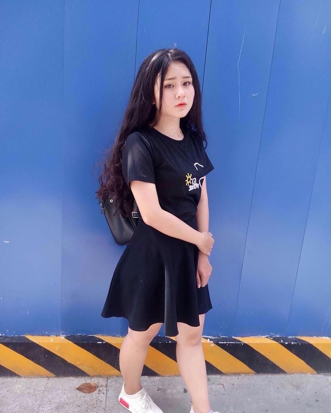 Josie Nguyễn Hân - A girl should be like a butterfly,pretty to see but ...