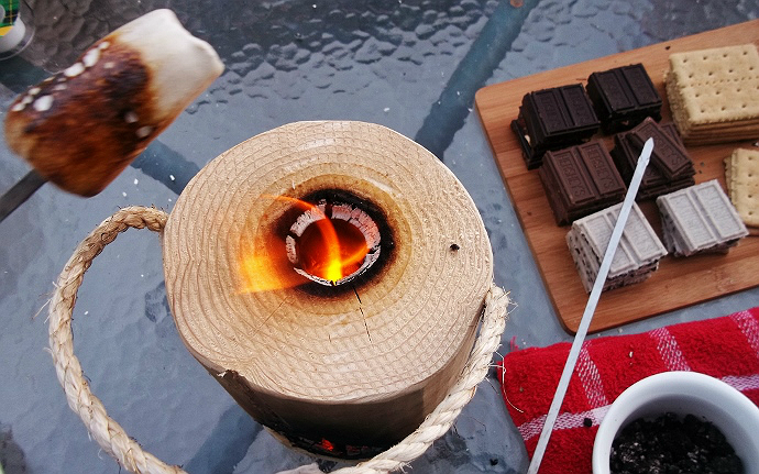 Momma Told Me: Blog POP! One Log Fire For Backyard Smores + More ...