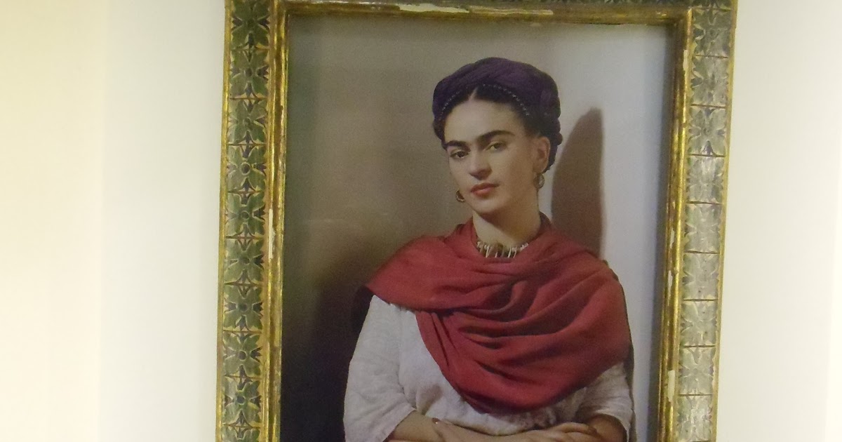 Frida con rebozo magenta. Una fotografía de Nikolas Murray (Museo Frida ...