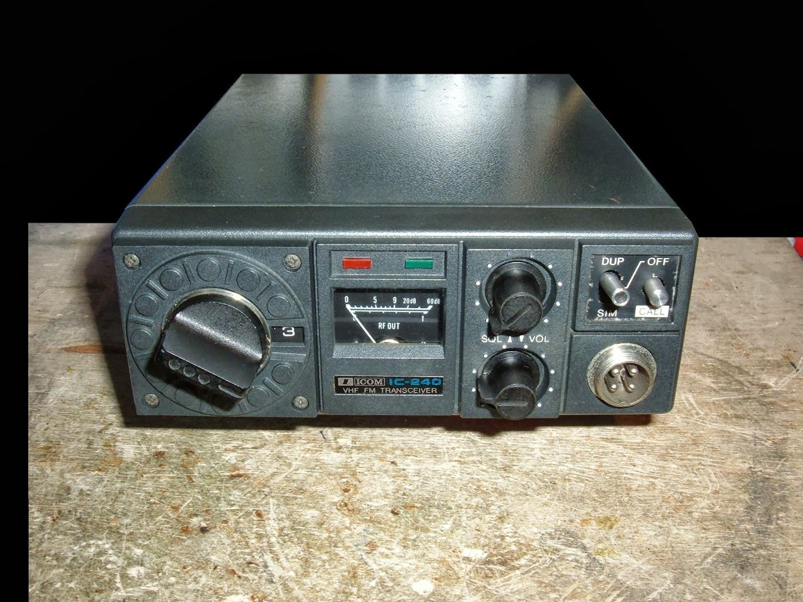 Der Bastelbunker - Die Basteldoku: Icom IC-240 - wenn die Sendeleistung ...