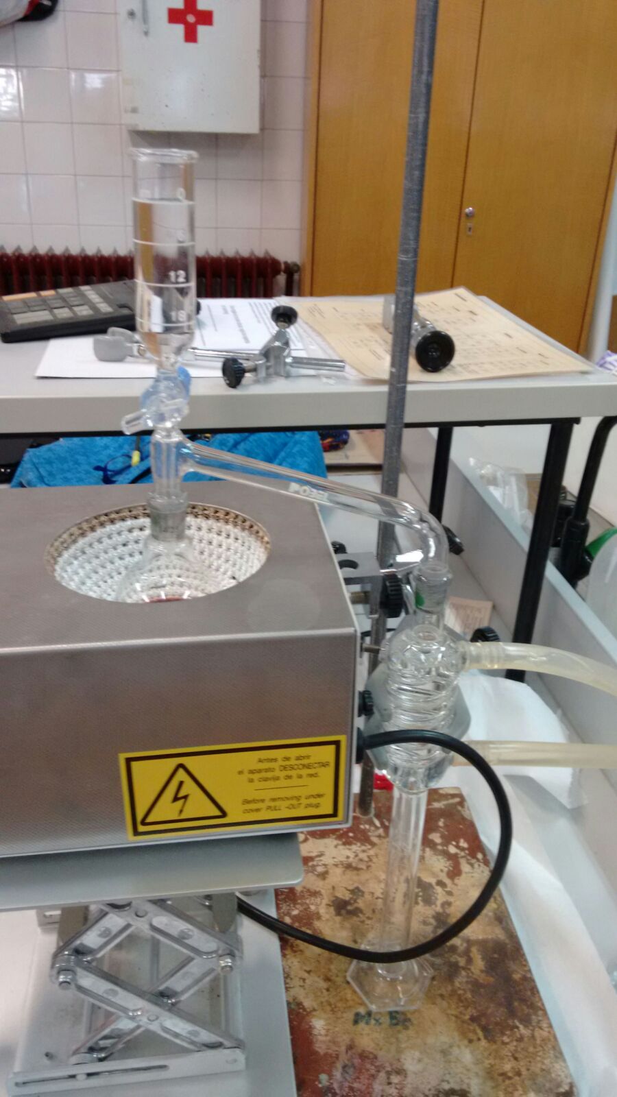 Control Alimentario Actual: Práctica de Acidez Volátil del Vino