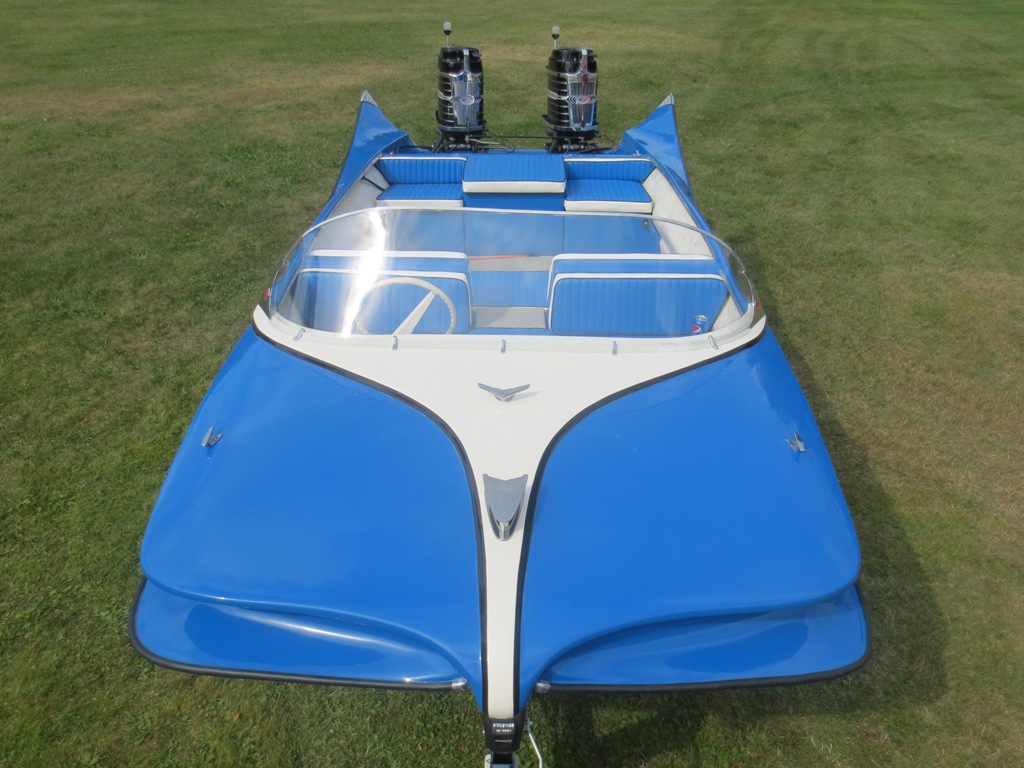 Just A Car Guy: I found a couple of cool looking classic fiberglass boats