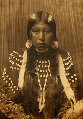 solitary dog sculptor: Photos - Fotos: Edward S. Curtis - Natives from ...