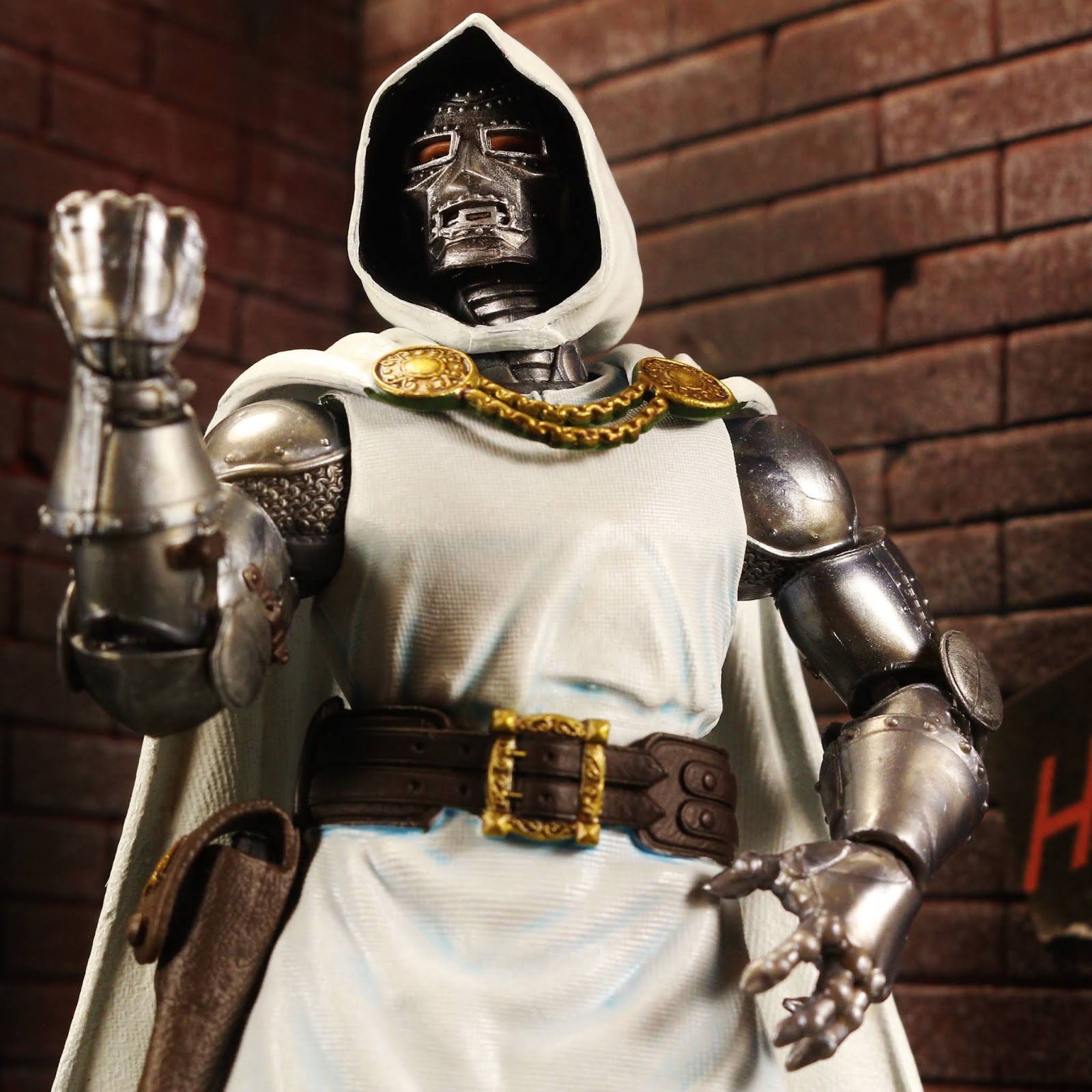 FUTURE FOUNDATION DR. DOOM Marvel Legends Custom figure by Hunter ...