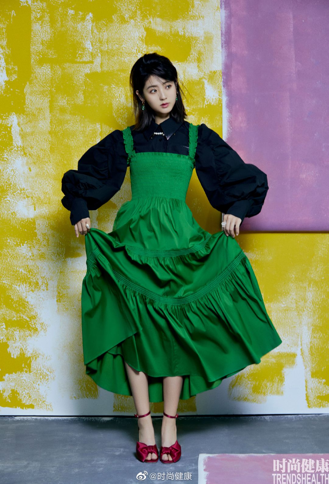 China Entertainment News: Xing Fei poses for photo shoot