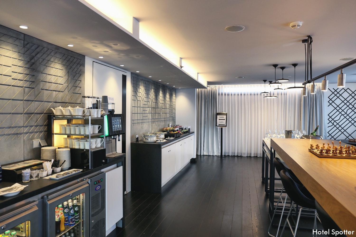 Salonik Club Lounge w Renaissance Warsaw Airport Hotel | Hotel Spotter