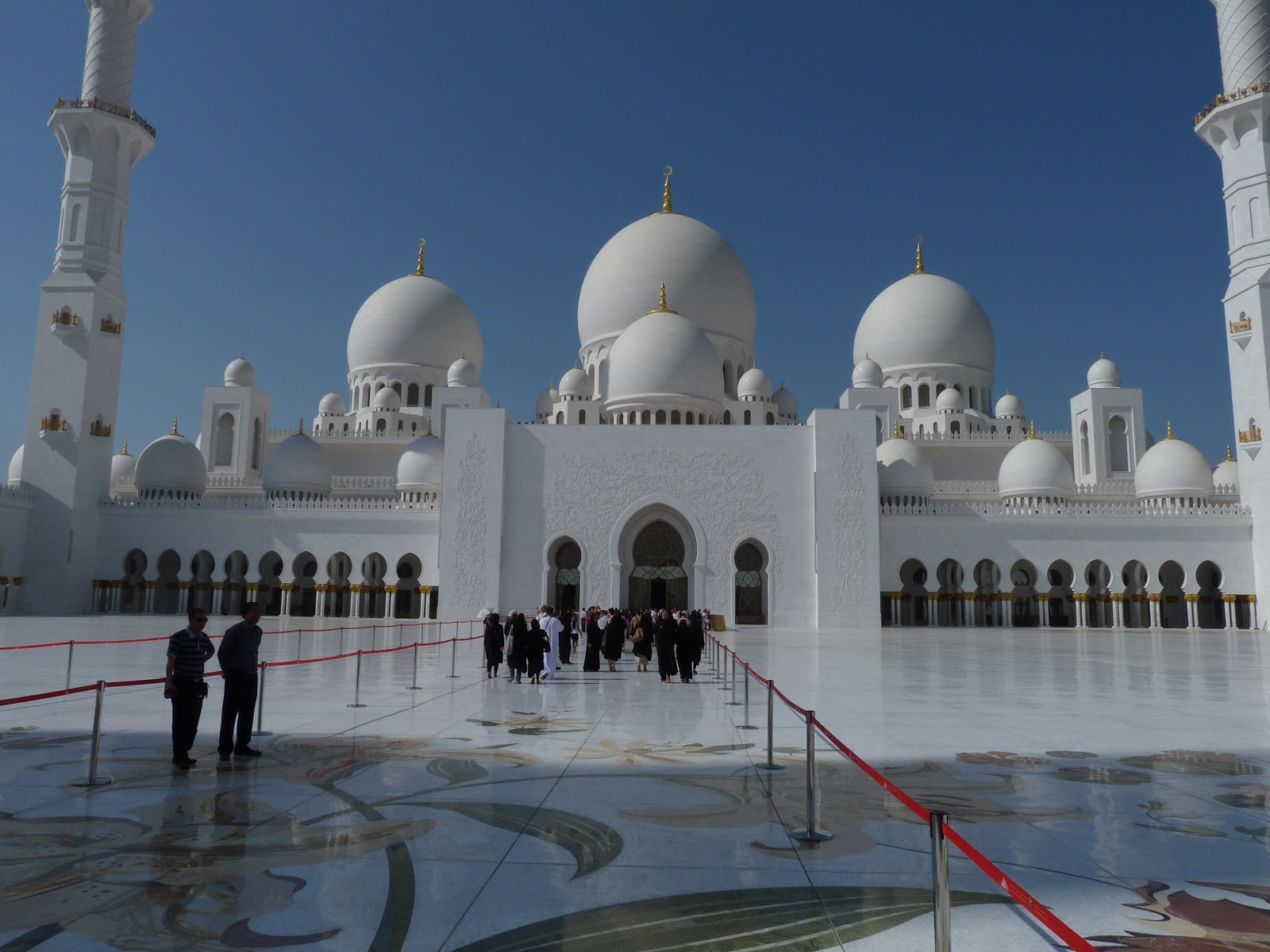 Destinatii turistice: Moscheea seicului Zayed, Abu Dhabi, Emiratele ...