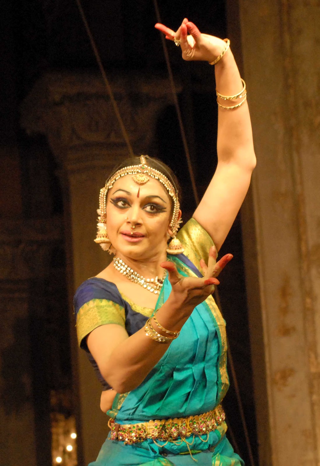 Shobhana Rare Gallery - Dancing in a Function ~ Cine Aspirants