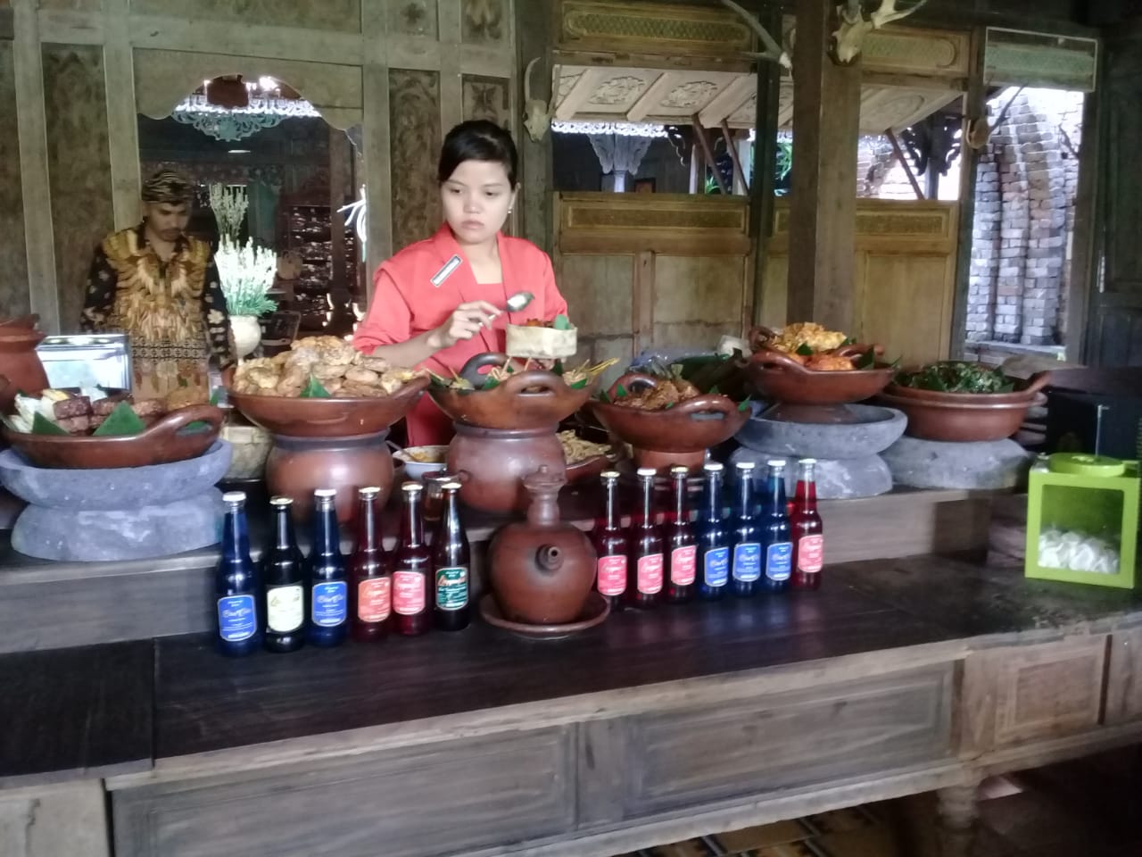 Terbaru ! Ndalem Ratu Singosari, Rumah Makan Dengan Konsep Kerajaan di ...