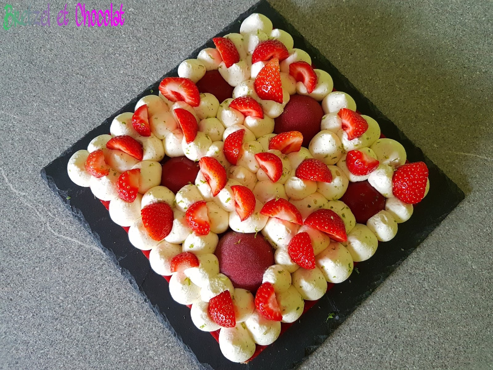 Bretzel et Chocolat: Tarte Opalys Fraise - de Valrhona