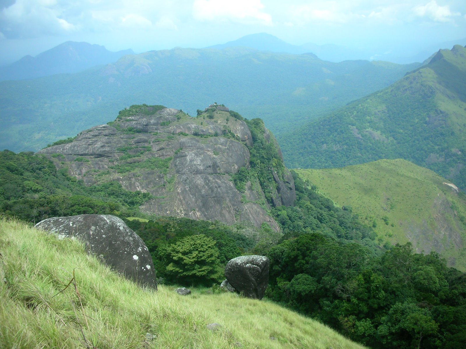Tamilnadu Tourism: Kuthiravetti, Manjolai Hills