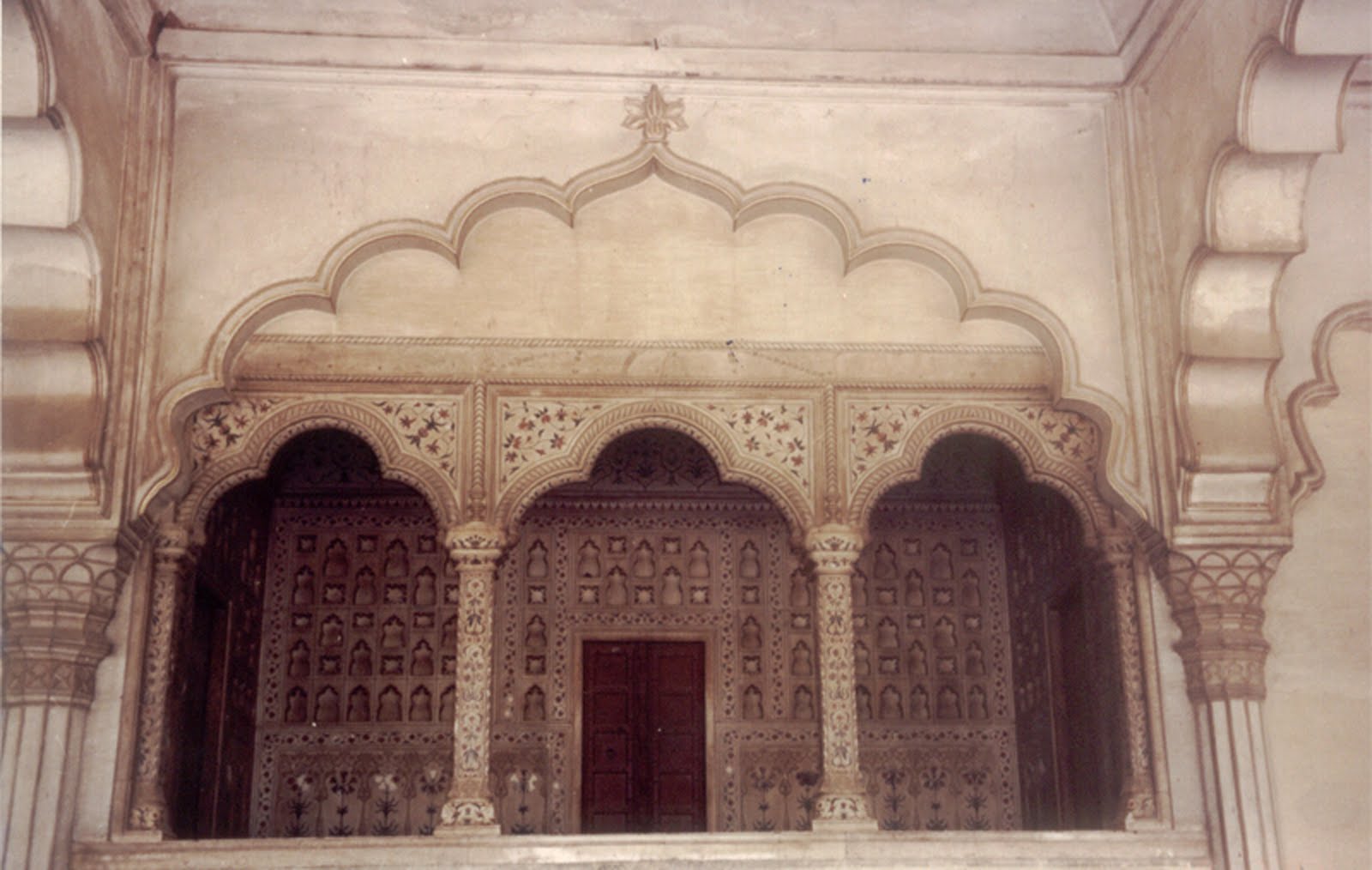 U N I V E R S A L L O V E: AKBAR DARBAR.