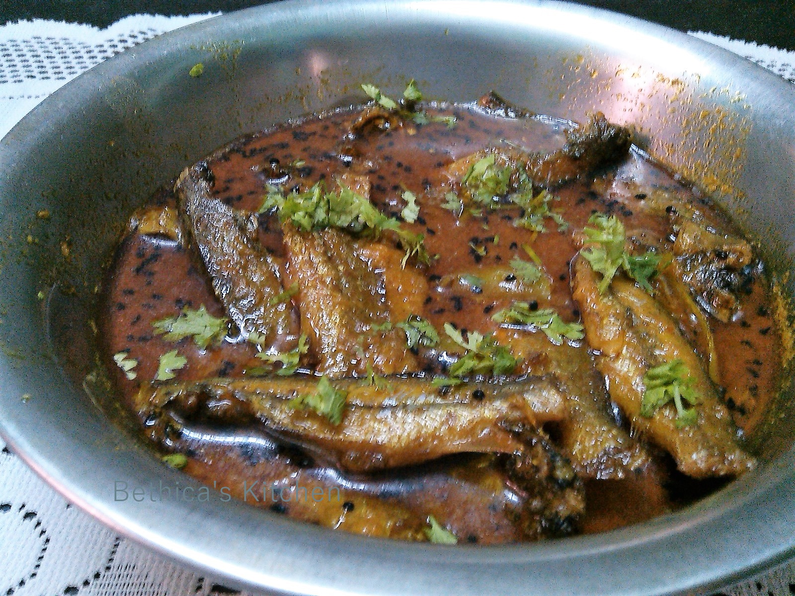 Bethica's Kitchen Flavours: Tangra Maacher Jhaal (Cat Fish Curry ...