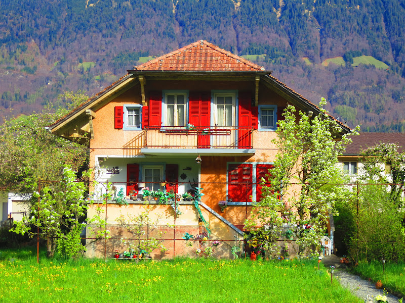My Vintage Journeys: THE VILLAGE OF BONIGEN, SWITZERLAND