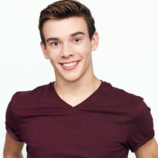 JK's TheatreScene: Standing @ Zero: West Side Story's Jarred Manista