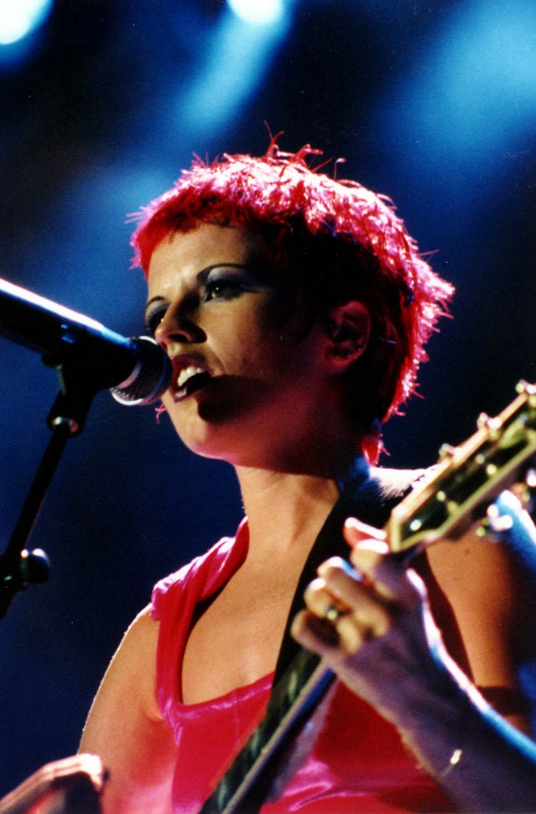 female vocal: THE CRANBERRIES