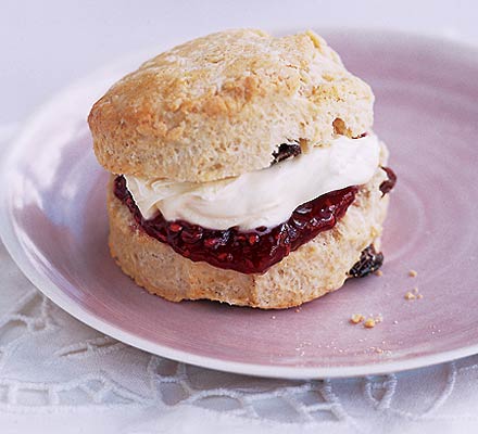 London St Louis: Traditional English Scones - When in America...