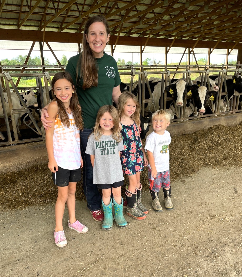 Behind the Scenes at a Dairy Farm | The Nutritionist Reviews