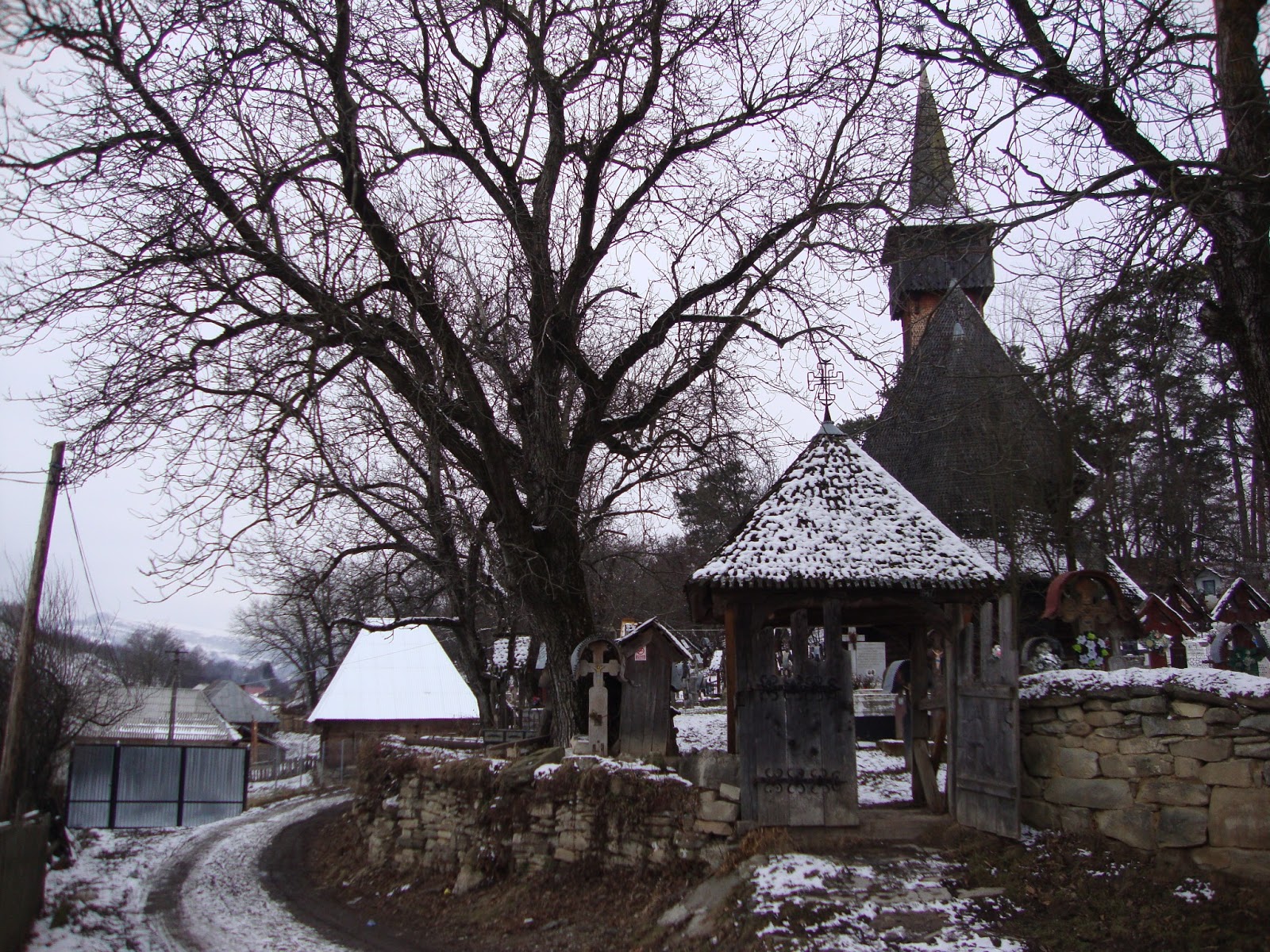 TUDOR PHOTO BLOG: Maramures,Romania - Biserica de Lemn din Ieud-Deal ...