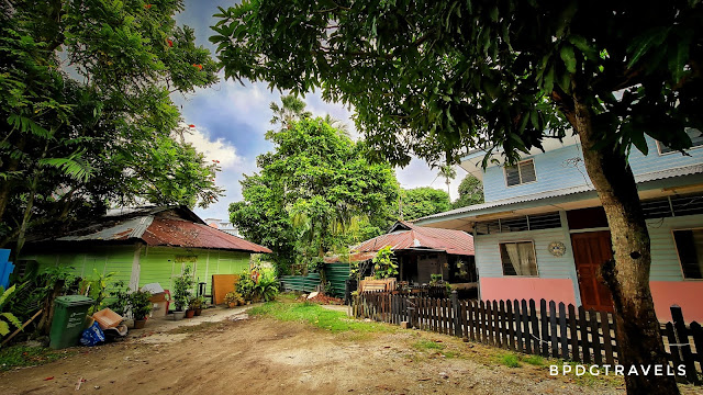 Touring Singapore's Last Kampung - Kampung Lorong Buangkok ...