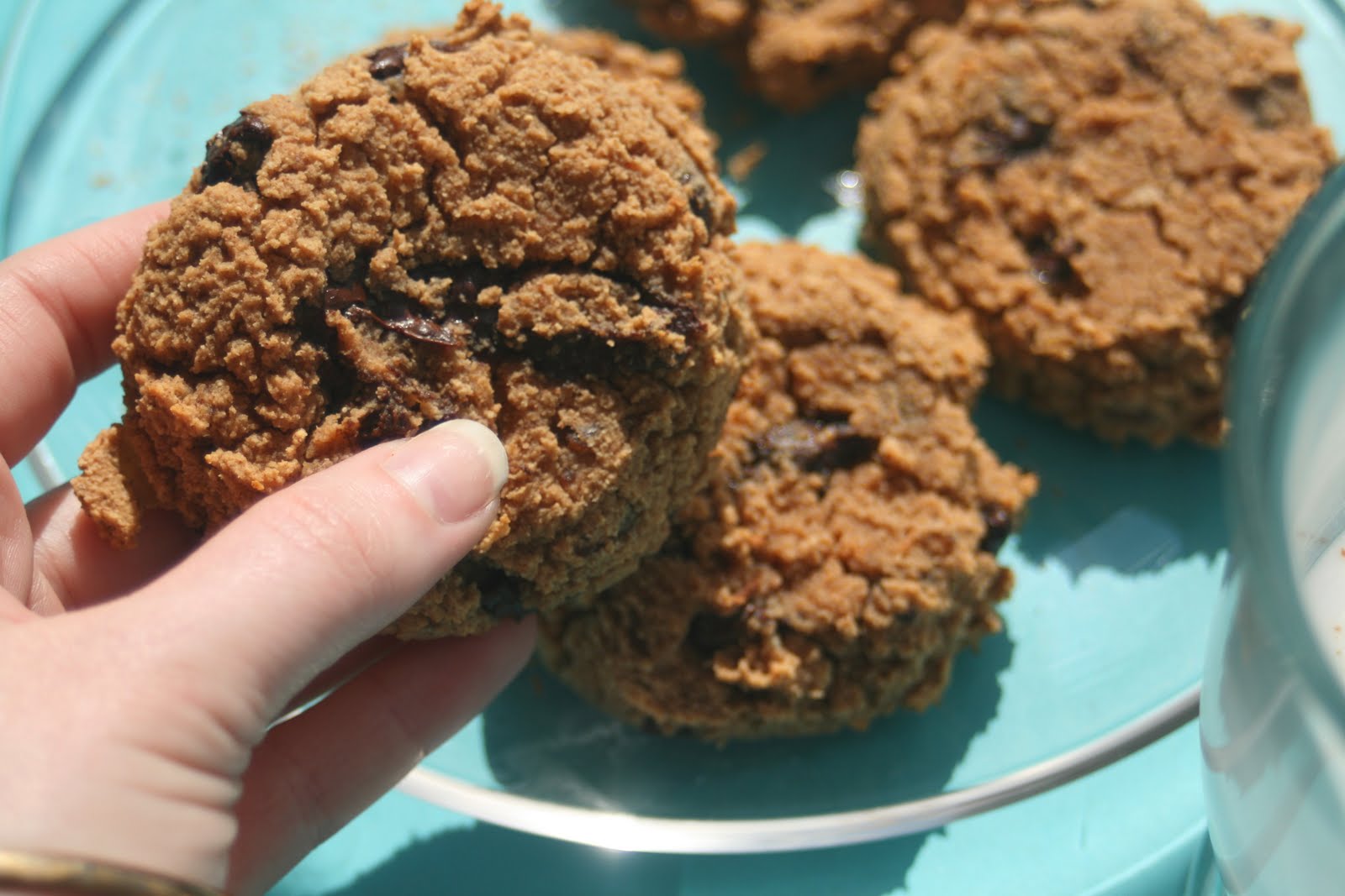 CupcakesOMG!: Paleo Chocolate Chip Cookies = Freedom