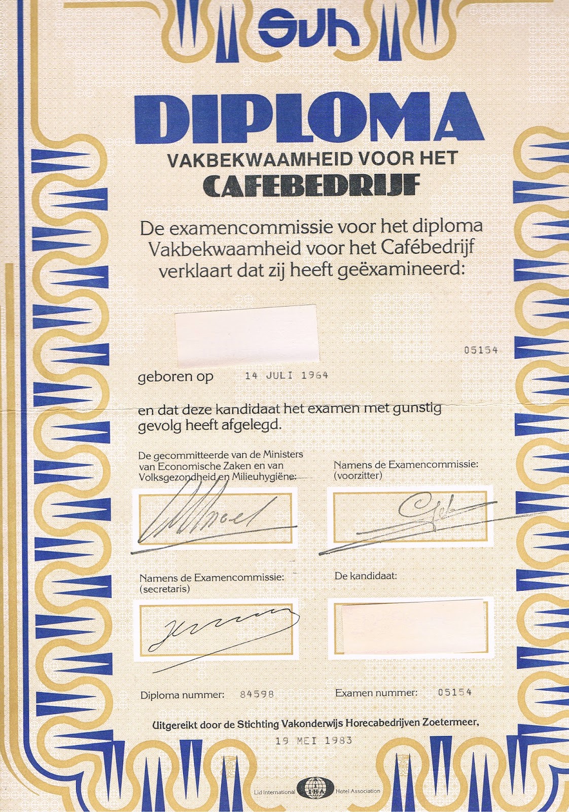 Familie Dubbelop: Oude vakdiploma's; Vakbekwaamheid Cafebedrijf.