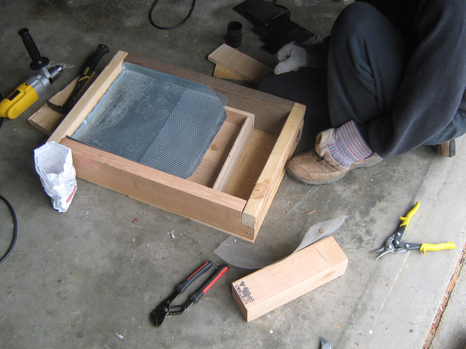 Simply Resourceful: Solar Wax Melter