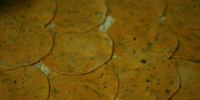 Nan's yum-yums!: Methi Pooris | Dried Fenugreek Leaves Pooris