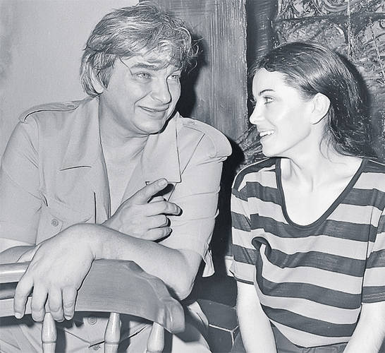 Ploaia de cuvinte: Nichita Stanescu - "leoaica tanara, iubirea"