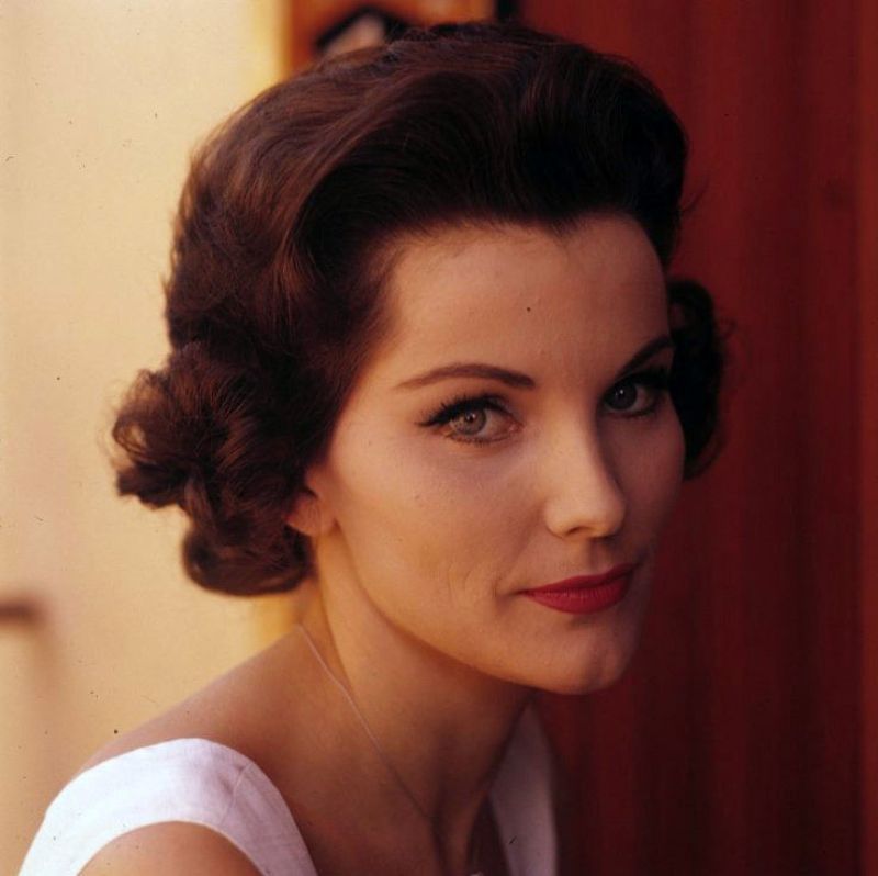 42 Glamorous Color Pics of Debra Paget in the Late 1940s and 1950s ...