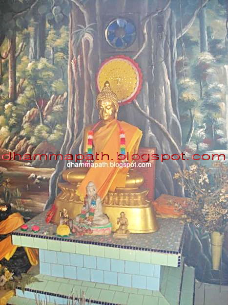 Dhamma Path Blog: Wat Charok Padang (Glass Bottles Temple) In Sik ...